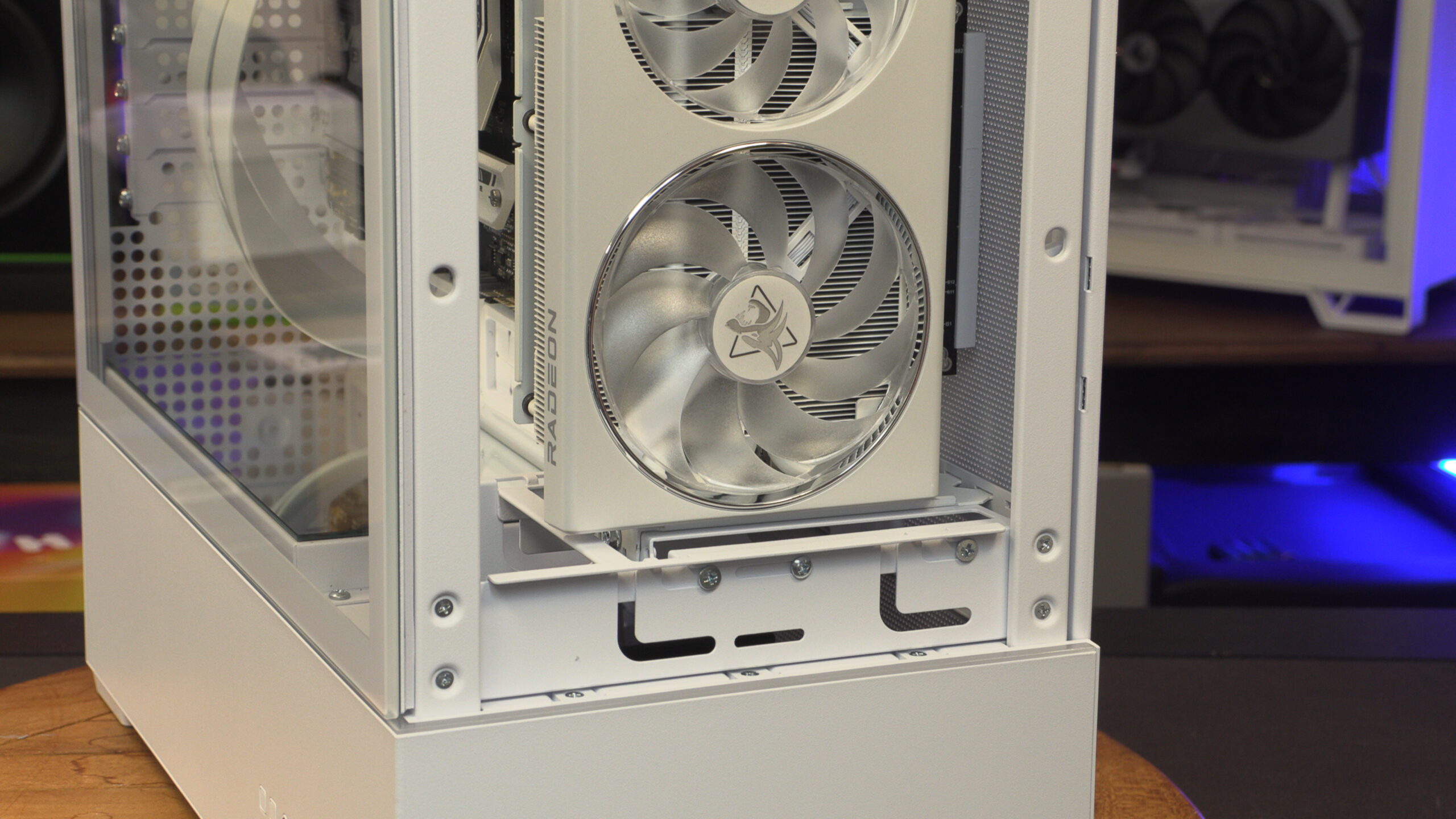 Lian Li SUP-01 PC Case Review - OC3D