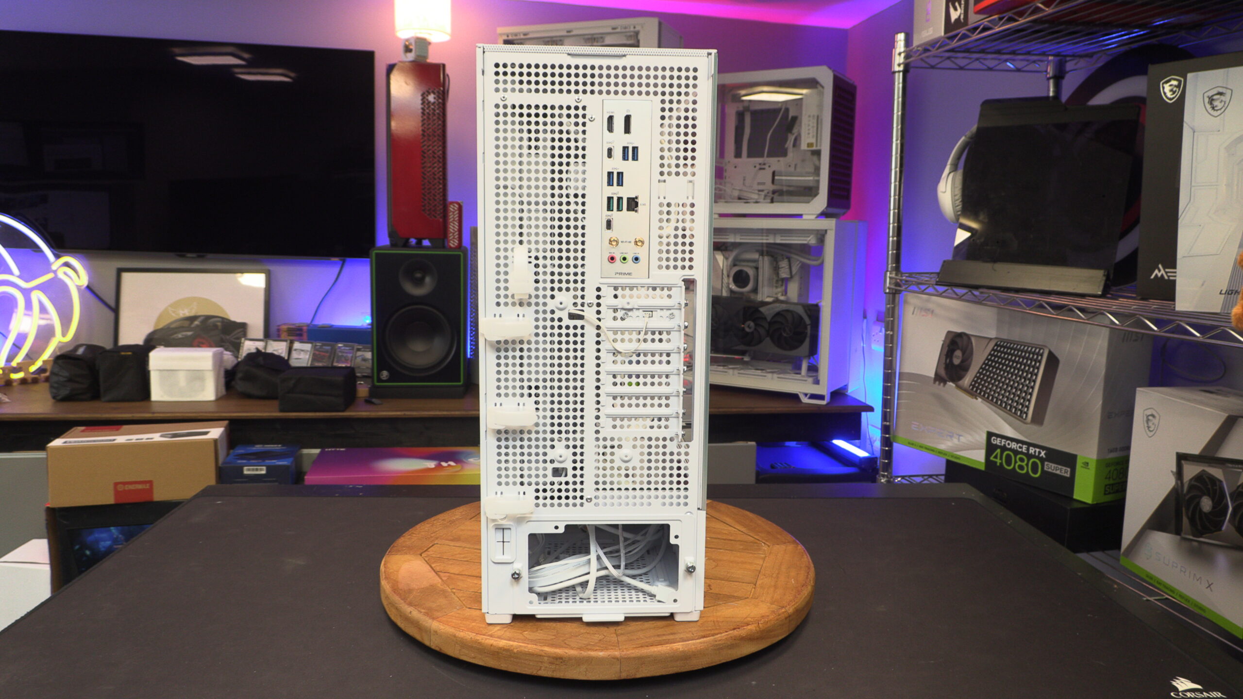 Lian Li SUP-01 PC Case Review - OC3D