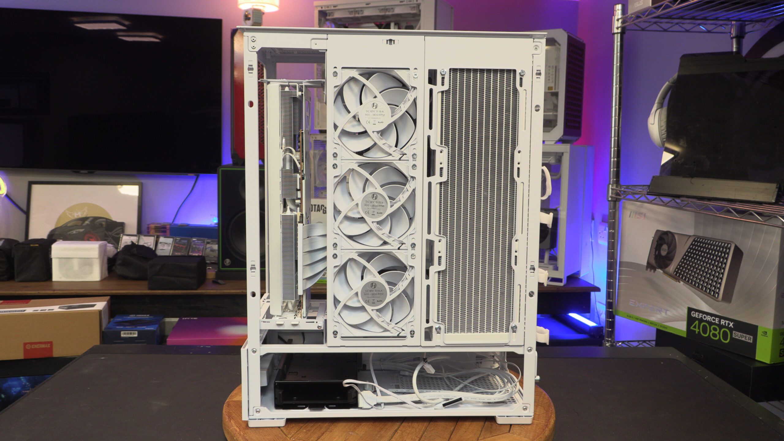 Lian Li SUP-01 PC Case Review - OC3D