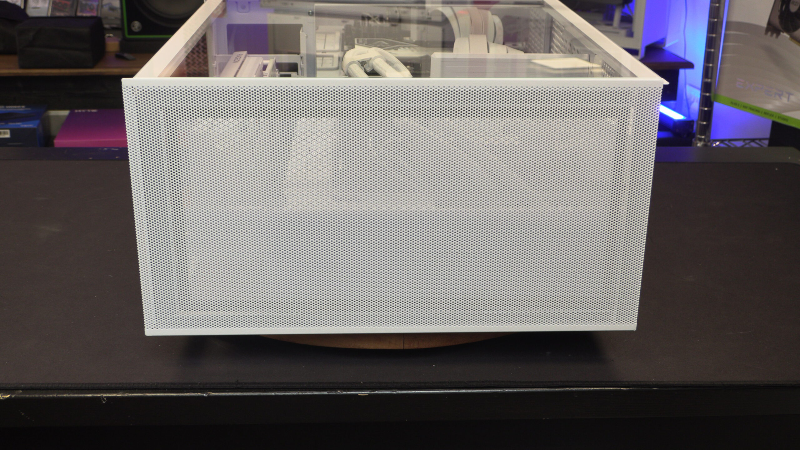 Lian Li SUP-01 PC Case Review - OC3D