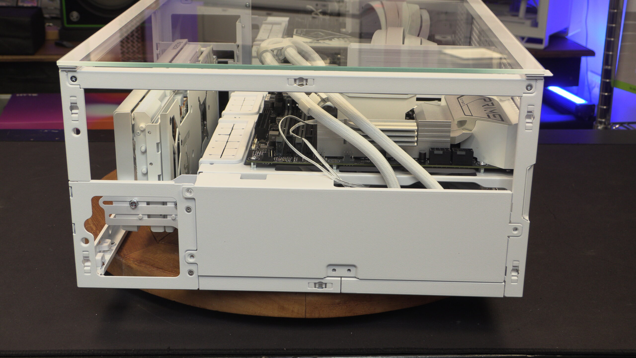 Lian Li SUP-01 PC Case Review - OC3D