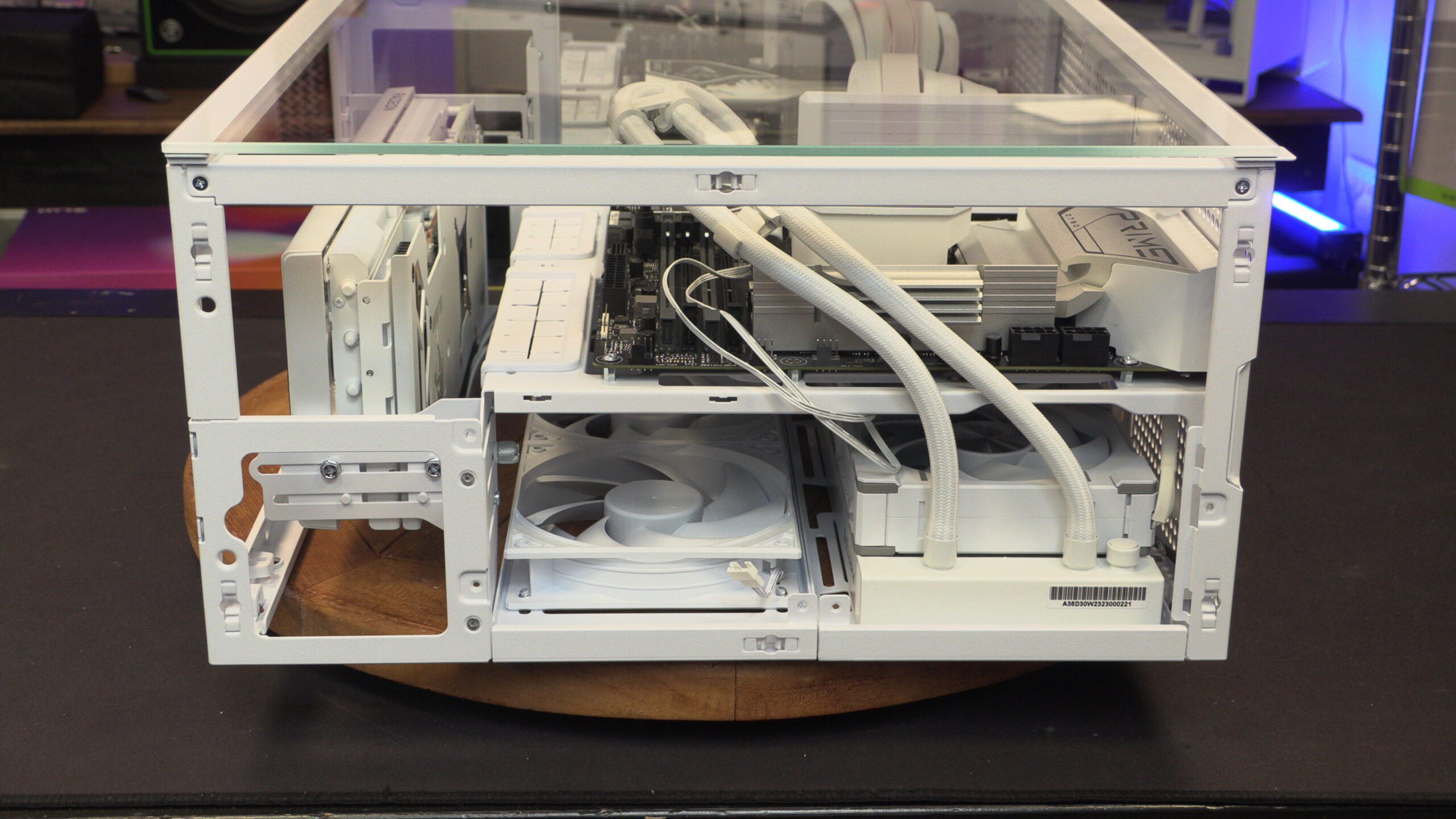 Lian Li SUP-01 PC Case Review - OC3D