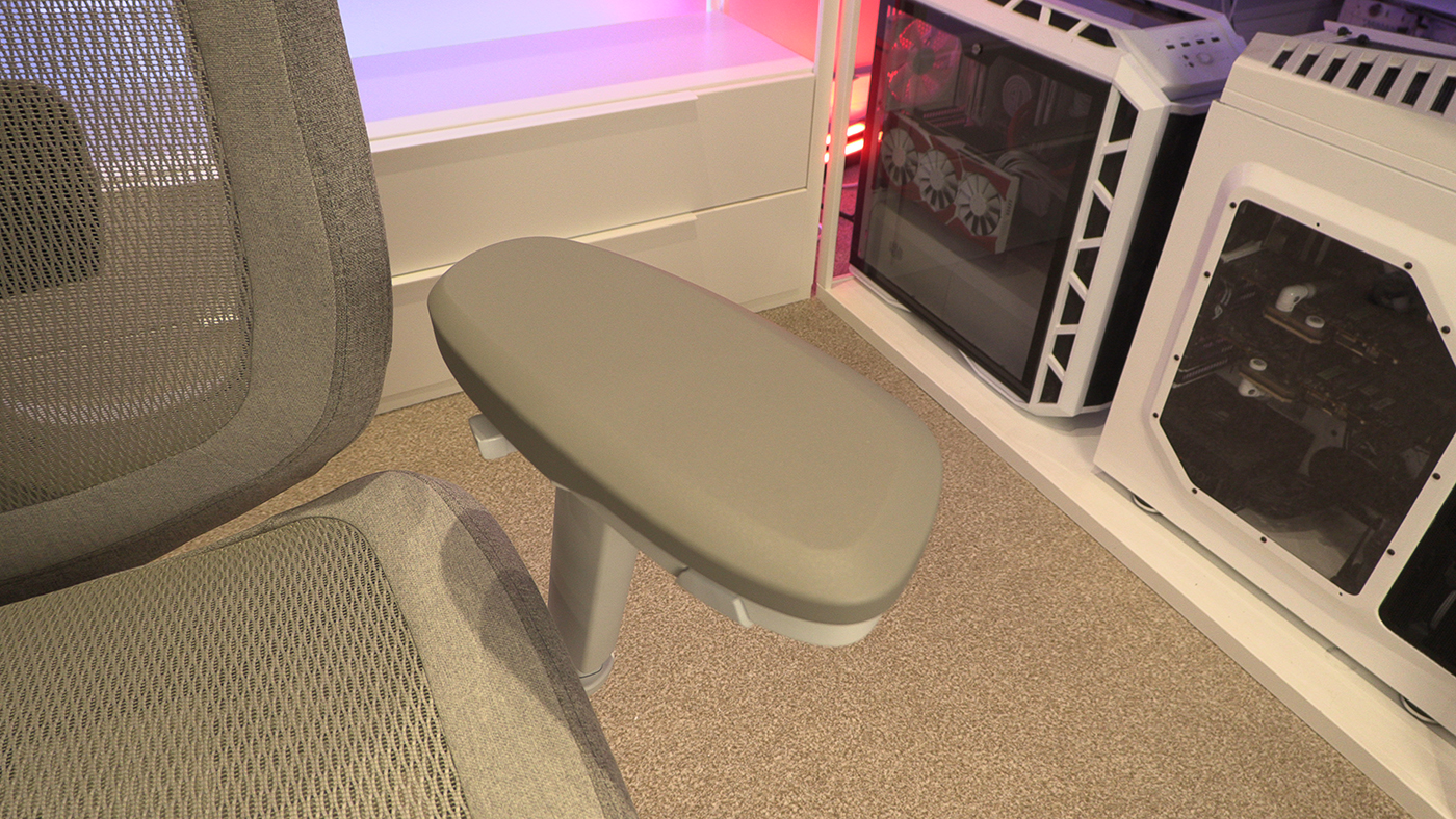 Fractal Refine Mesh Chair Review - OC3D