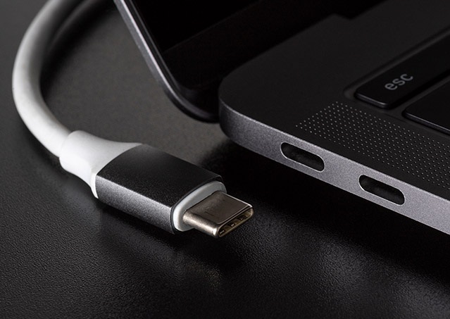 UK to consider EU-style common charging cable standard - OC3D