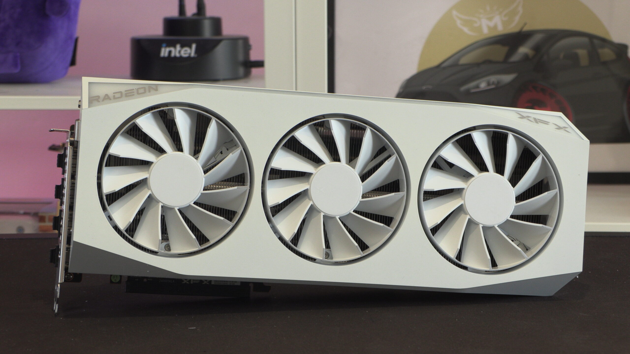 AMD Radeon RX 9070/9070 XT series Unboxing - OC3D