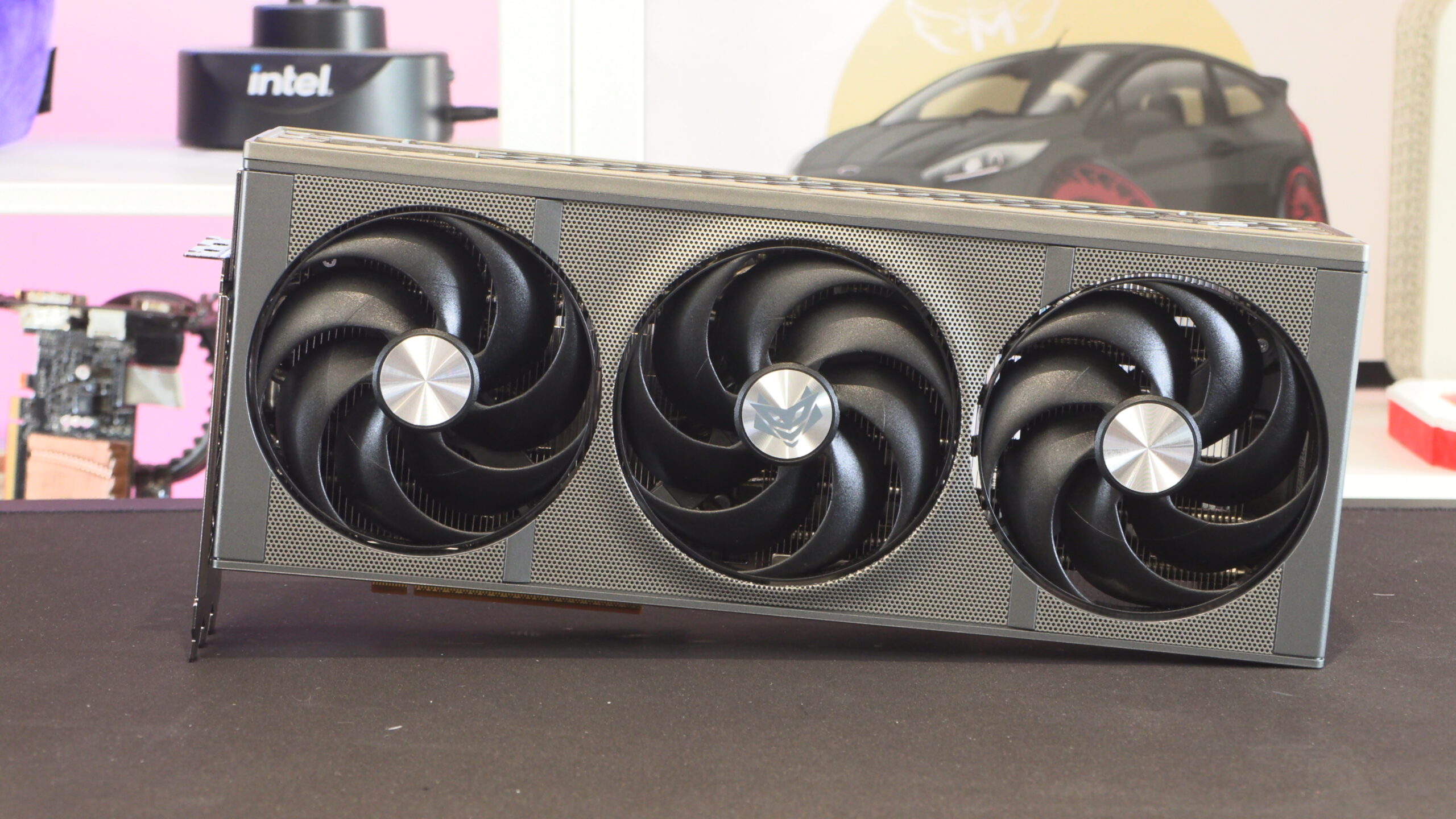 AMD Radeon RX 9070/9070 XT series Unboxing - OC3D