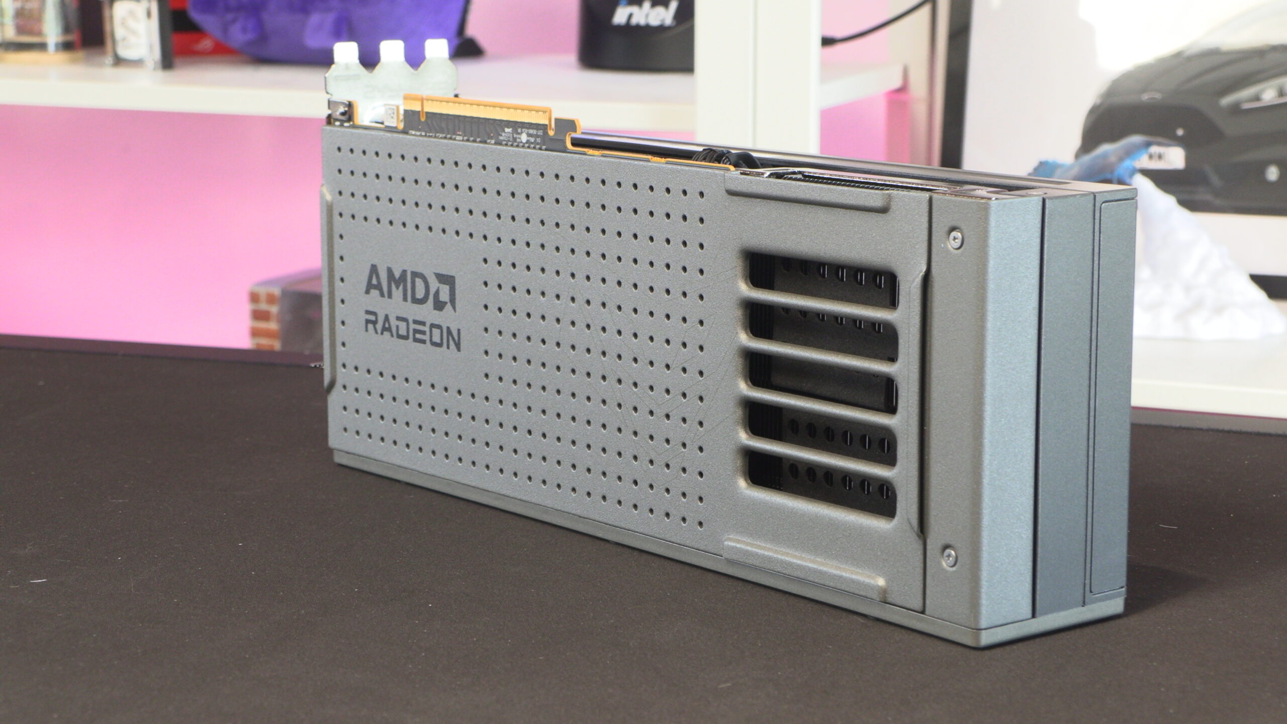 AMD Radeon RX 9070/9070 XT series Unboxing - OC3D