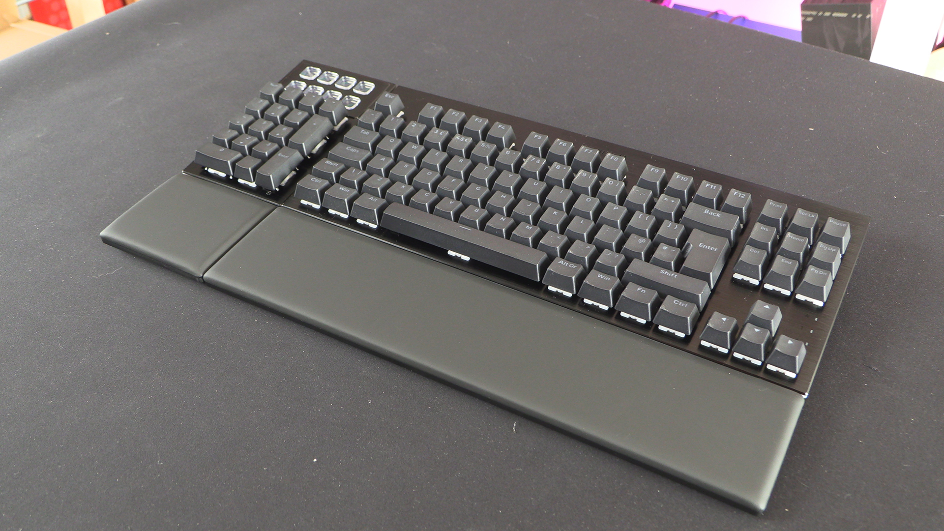 be quiet! Light Mount and Dark Mount Keyboard Review - OC3D