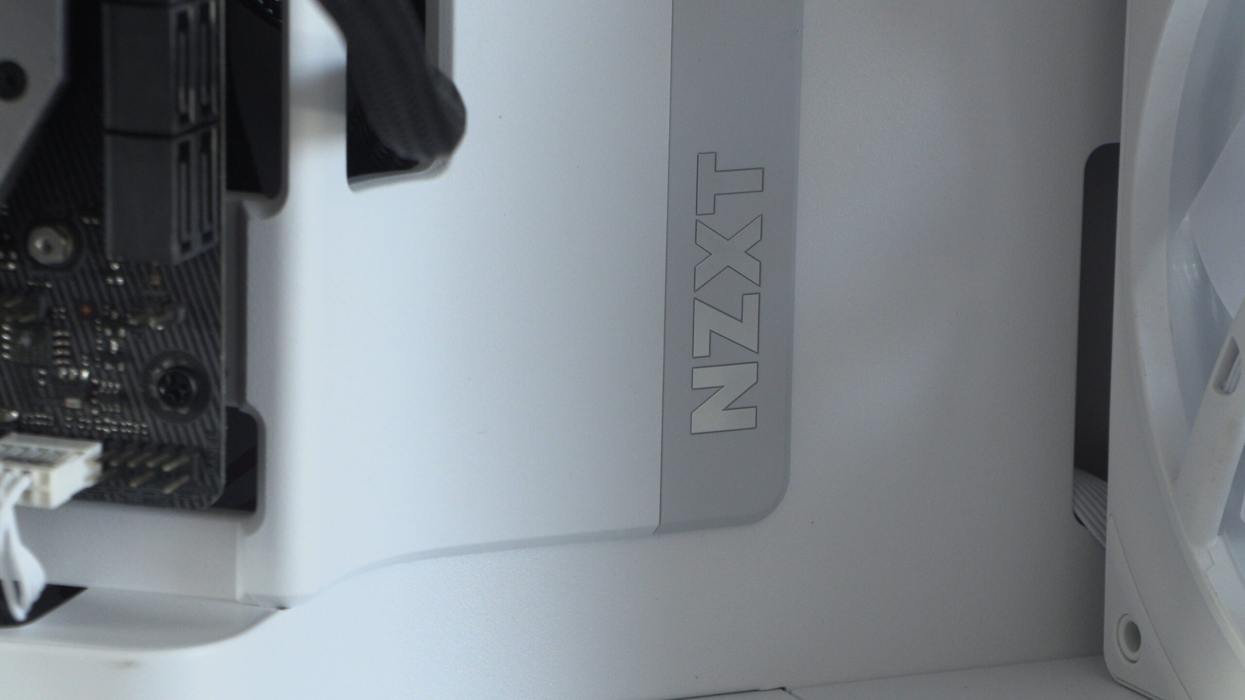 NZXT H9 Flow RGB+ PC Case Review - OC3D
