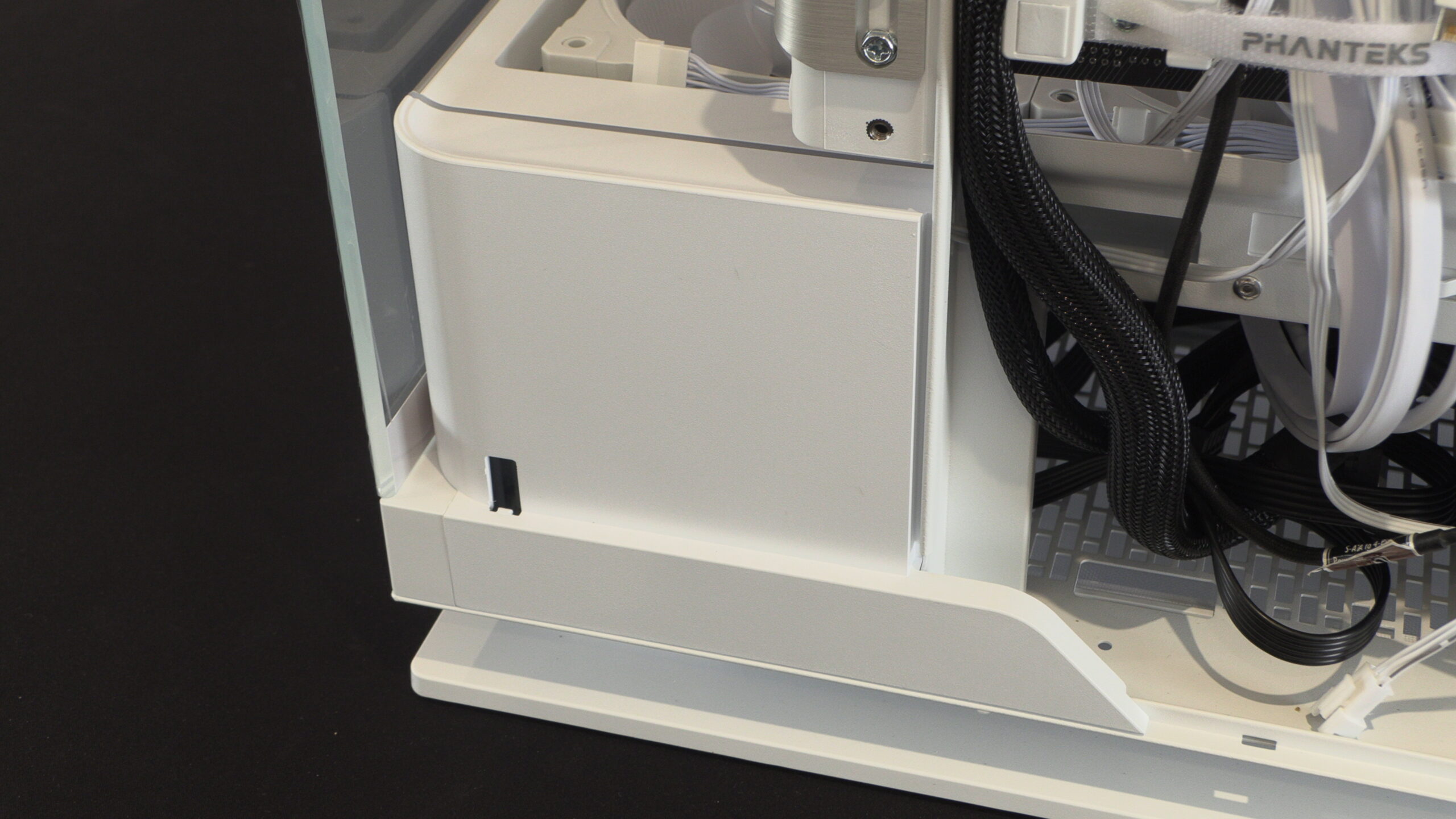 Phanteks Evolv Series X2 PC Case Review - OC3D