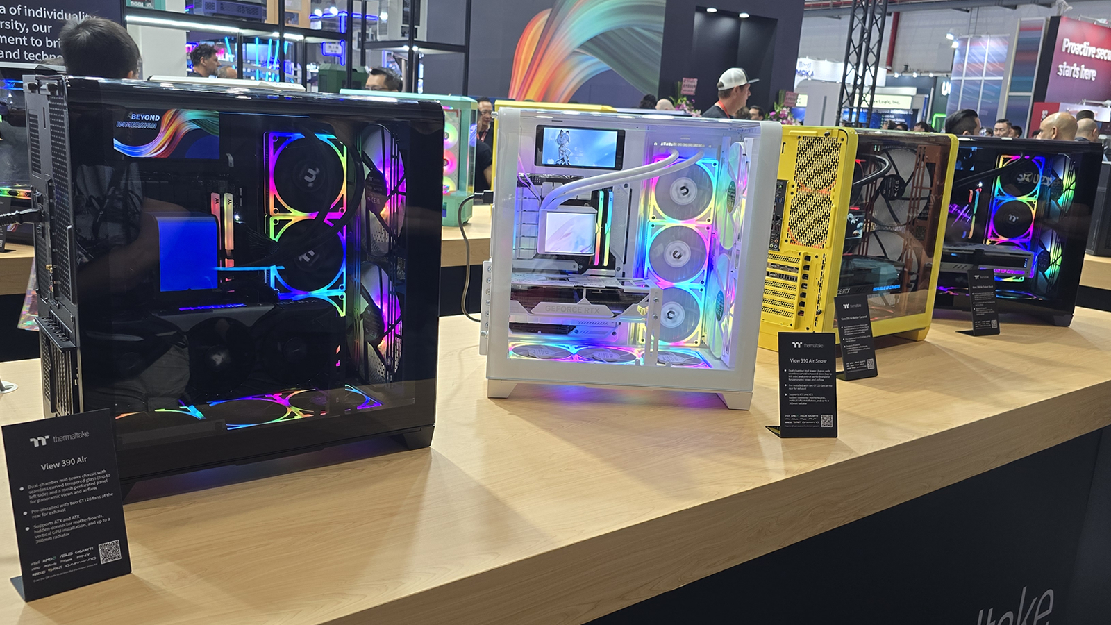 Thermaltake launches its View 390 Air PC Chassis - OC3D